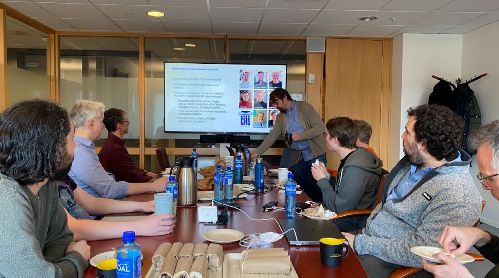 No need for a grid: Gaussians for the time-dependent Schrödinger ...